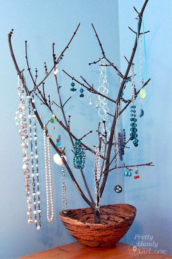 25 Homemade DIY Jewelry Display Ideas - Suite 101