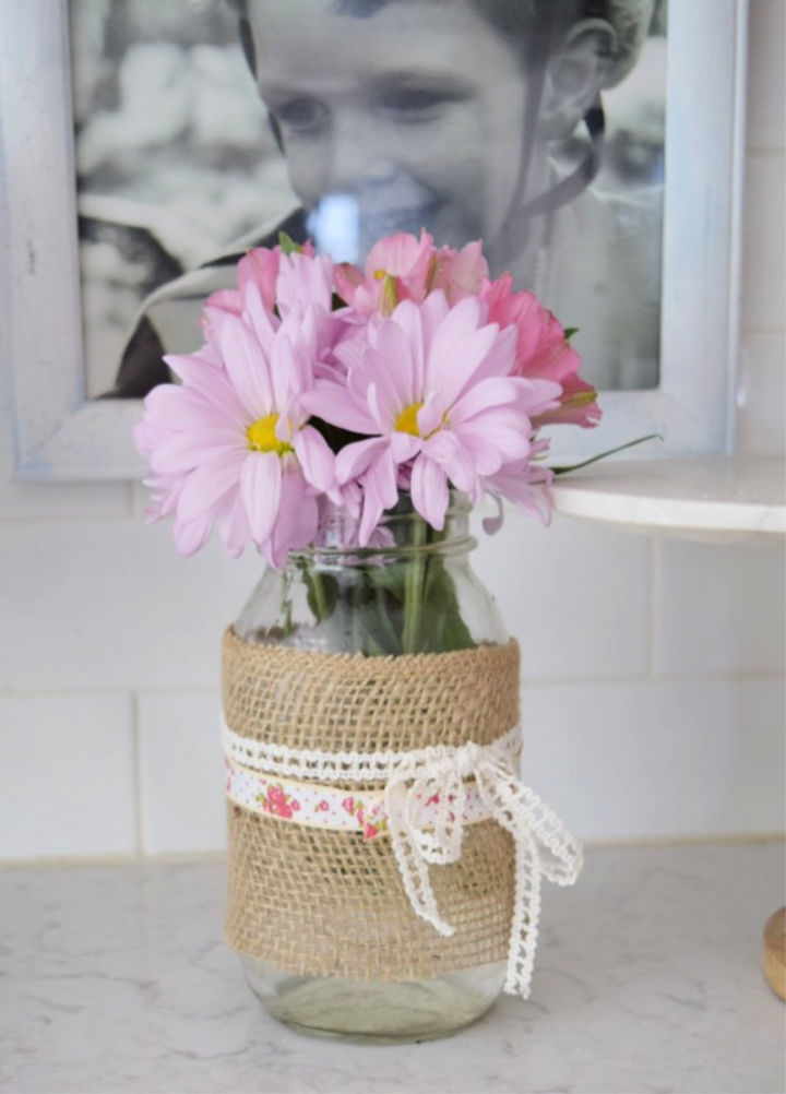 30 DIY Mason Jar Vase Ideas for Decoration - Suite 101