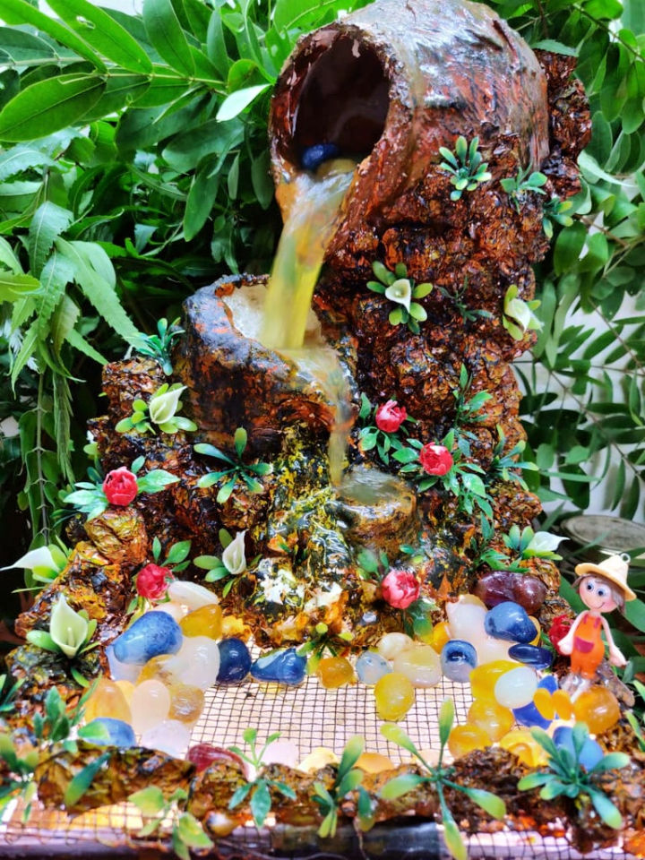 25 DIY Water Fountain Ideas to Beautify Your Garden