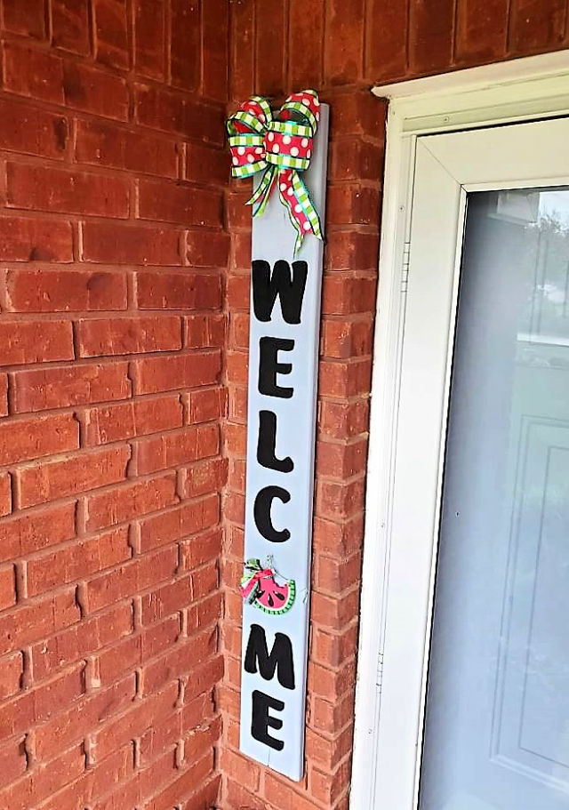 20 DIY Welcome Sign Ideas to Make Your Entrance Pop