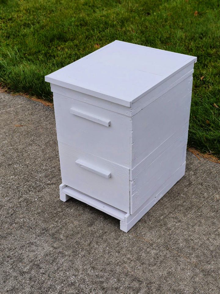 25 Free DIY Beehive Plans to Build Your Own Bee Box