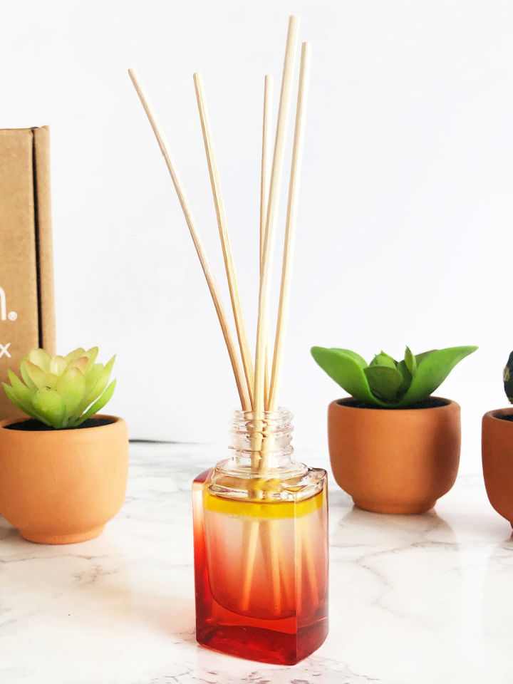 35 Homemade DIY Reed Diffuser Ideas - Suite 101