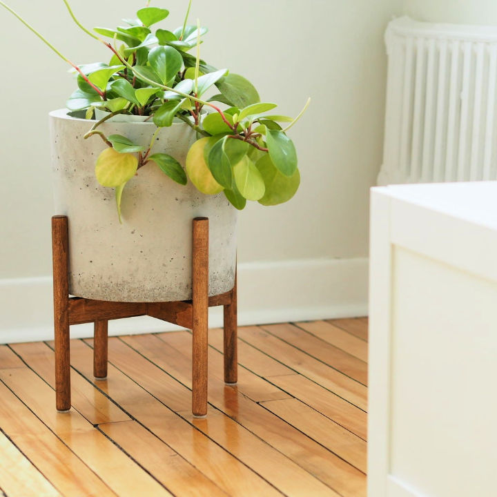 35 Easy DIY Plant Stand Ideas (Indoor and Outdoor)
