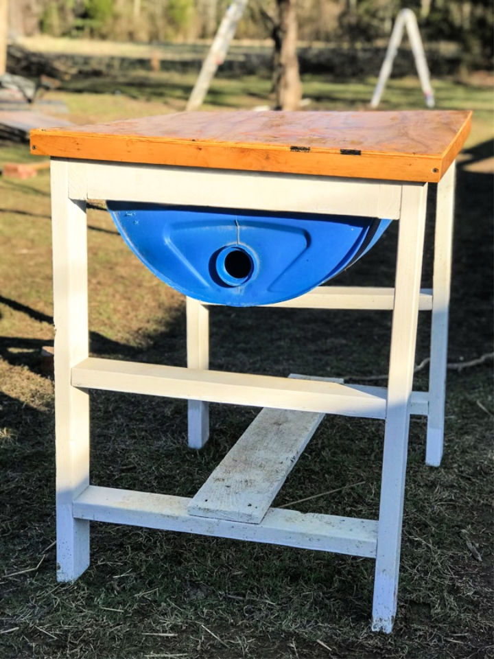 25 Free DIY Beehive Plans to Build Your Own Bee Box