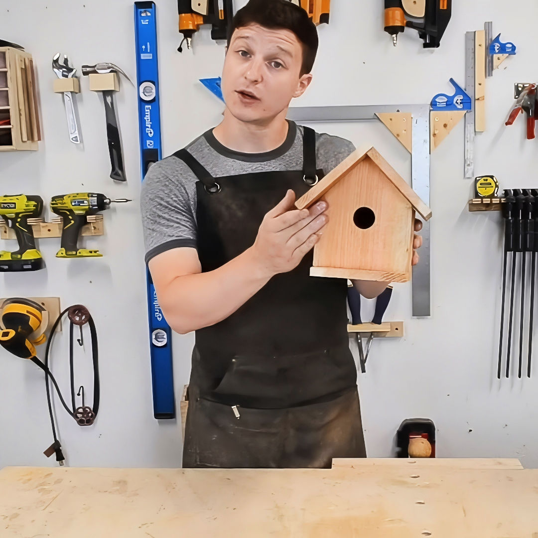 How to Build a DIY Birdhouse